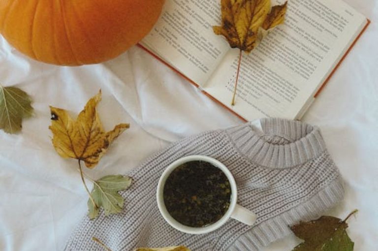 70 Cozy Fall Quotes to Warm Your Soul in Autumn | Pennalife