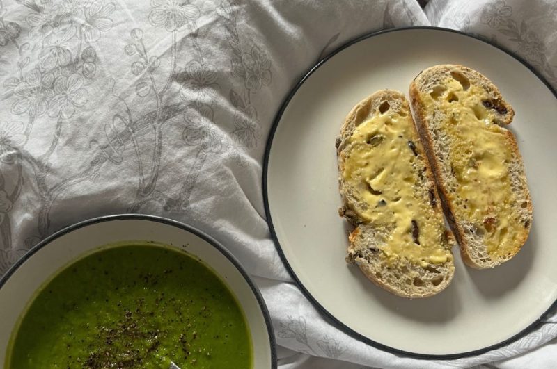 My Daily Routine Checklist for Becoming That Girl